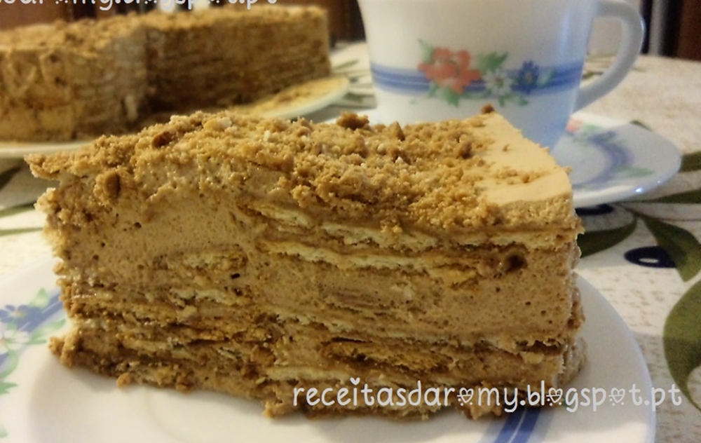 BOLO DE BOLACHA COM LEITE CONDENSADO E CAFÉ - Receitas Para Todos os Gostos